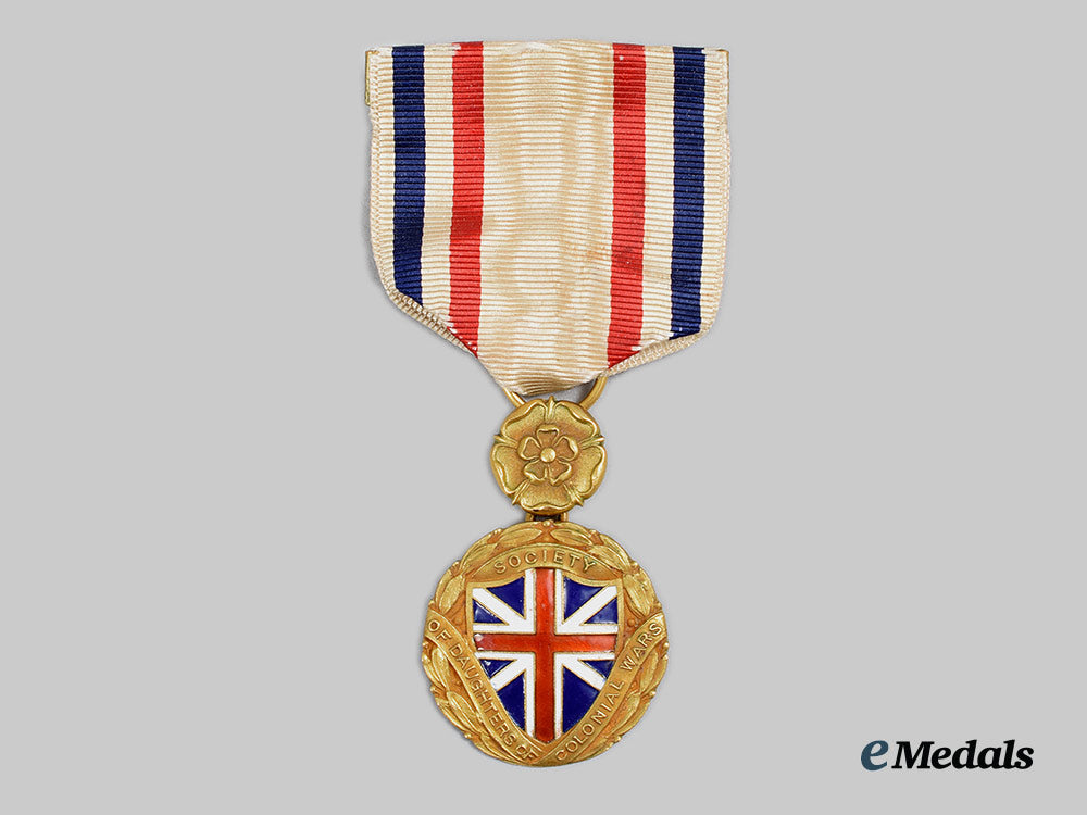 United States. A Society Of Daughters Of Colonial Wars Medal In Gold T ...