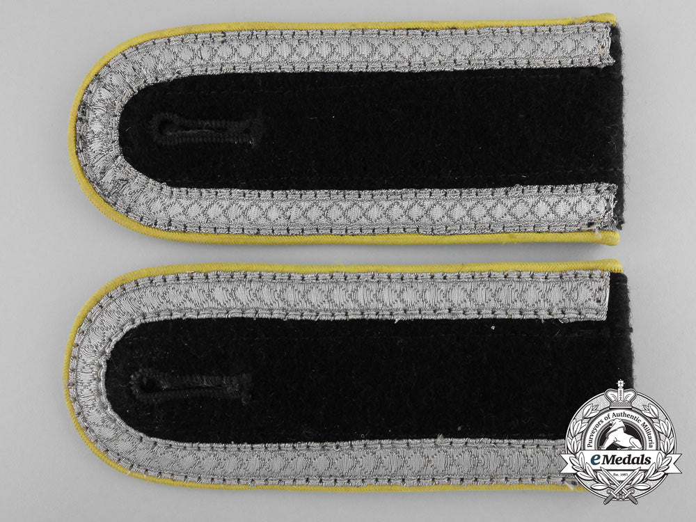A Pair Of Waffen-Ss Signals Unterscharfuhrer Shoulder Straps – eMedals