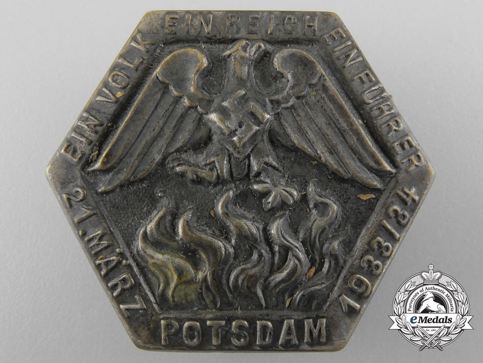 A 1933-1934 “One People, One Empire, One Leader” Badge – eMedals