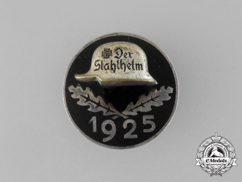 A Der Stahlhelm (Steel Helmets) Veteran's Association Membership Badge ...
