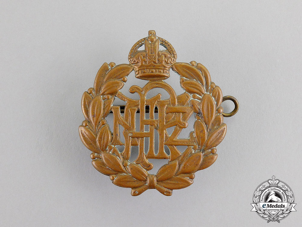 New Zealand. A Royal New Zealand Air Force (Rnzaf) Cap Badge – eMedals