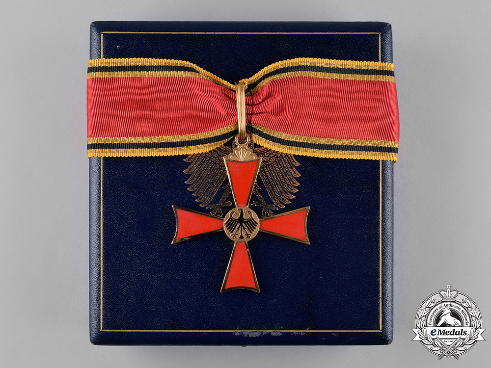 Germany, Federal Republic. A Cased Order Of Merit Of The Federal Repub ...