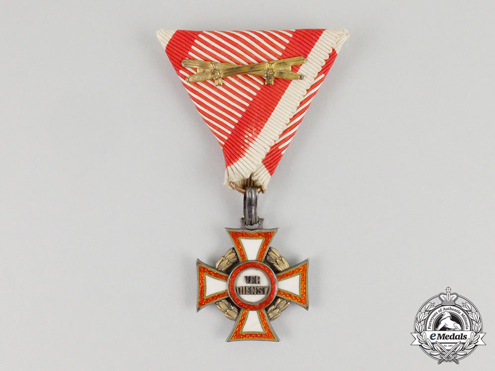 An Imperial Austrian Military Merit Cross 3D Class With War Decoration ...