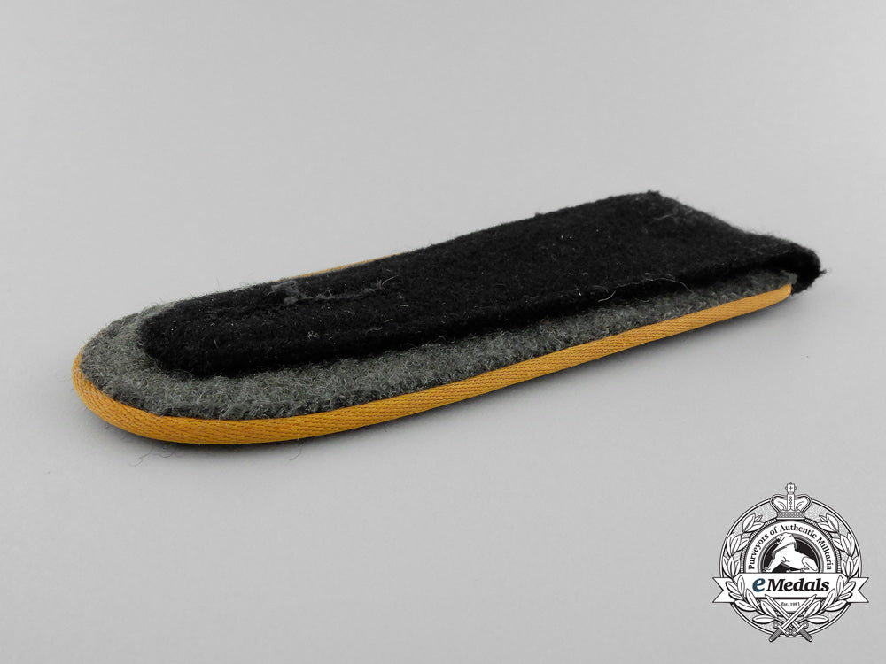 A Single Mint Waffen-Ss Reconnaissance Enlisted Man’s Shoulder Board ...