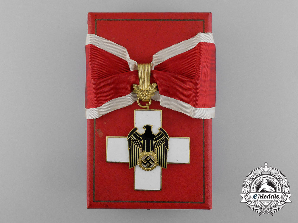 A First Class German Social Welfare Decoration . In Its Original Case ...