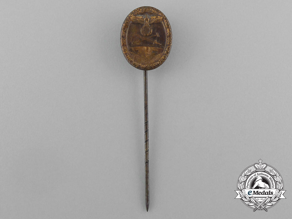 A Miniature West Wall Medal Stick Pin – eMedals