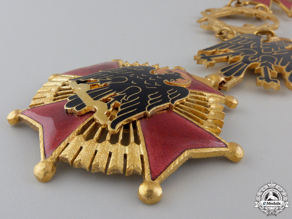 A Spanish Order Of Cisneros; Franco Period Collar – eMedals