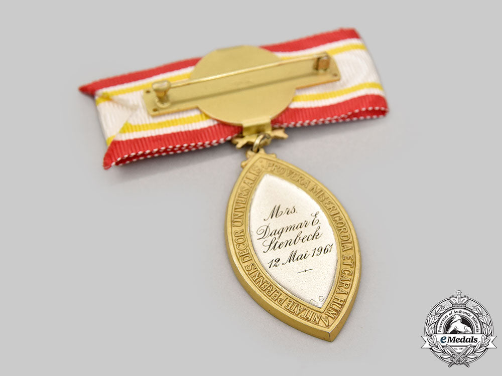 International. A Florence Nightingale Medal, To Emma Dagmar Stenbeck 1 ...