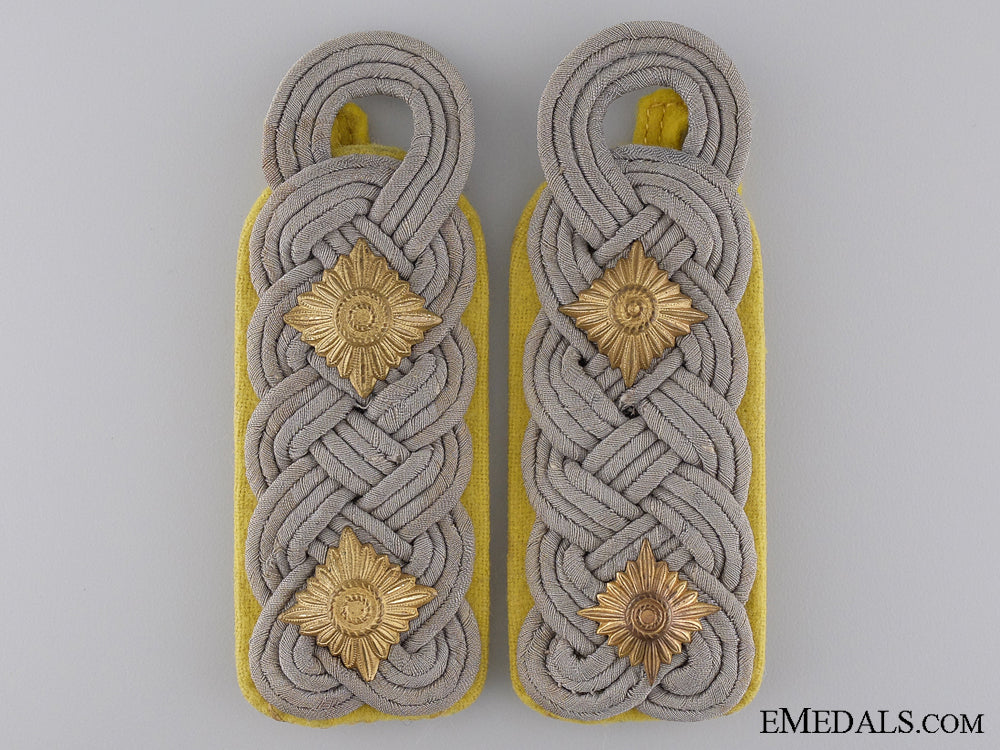 Army Oberst Rank Shoulder Boards; Signals – eMedals