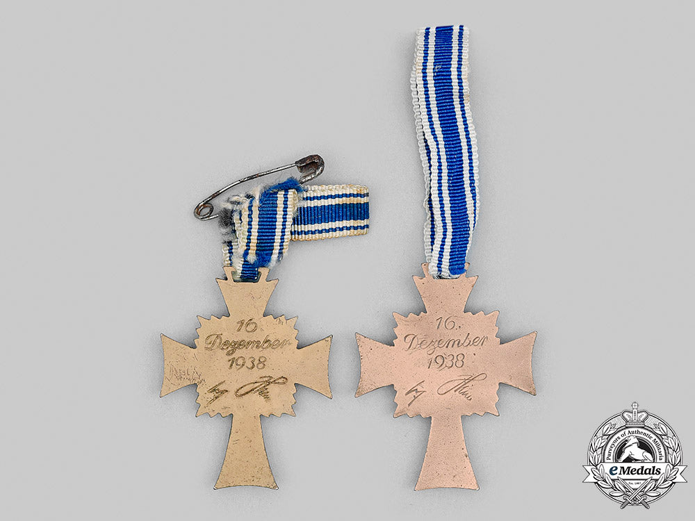 Germany, Third Reich. A Pair Of Honour Crosses Of The German Mother, B ...